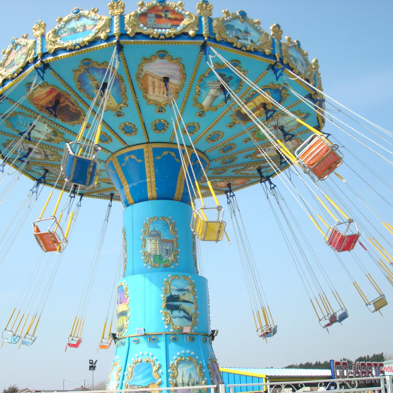 Wave Swinger Hire | Poplar Attractions